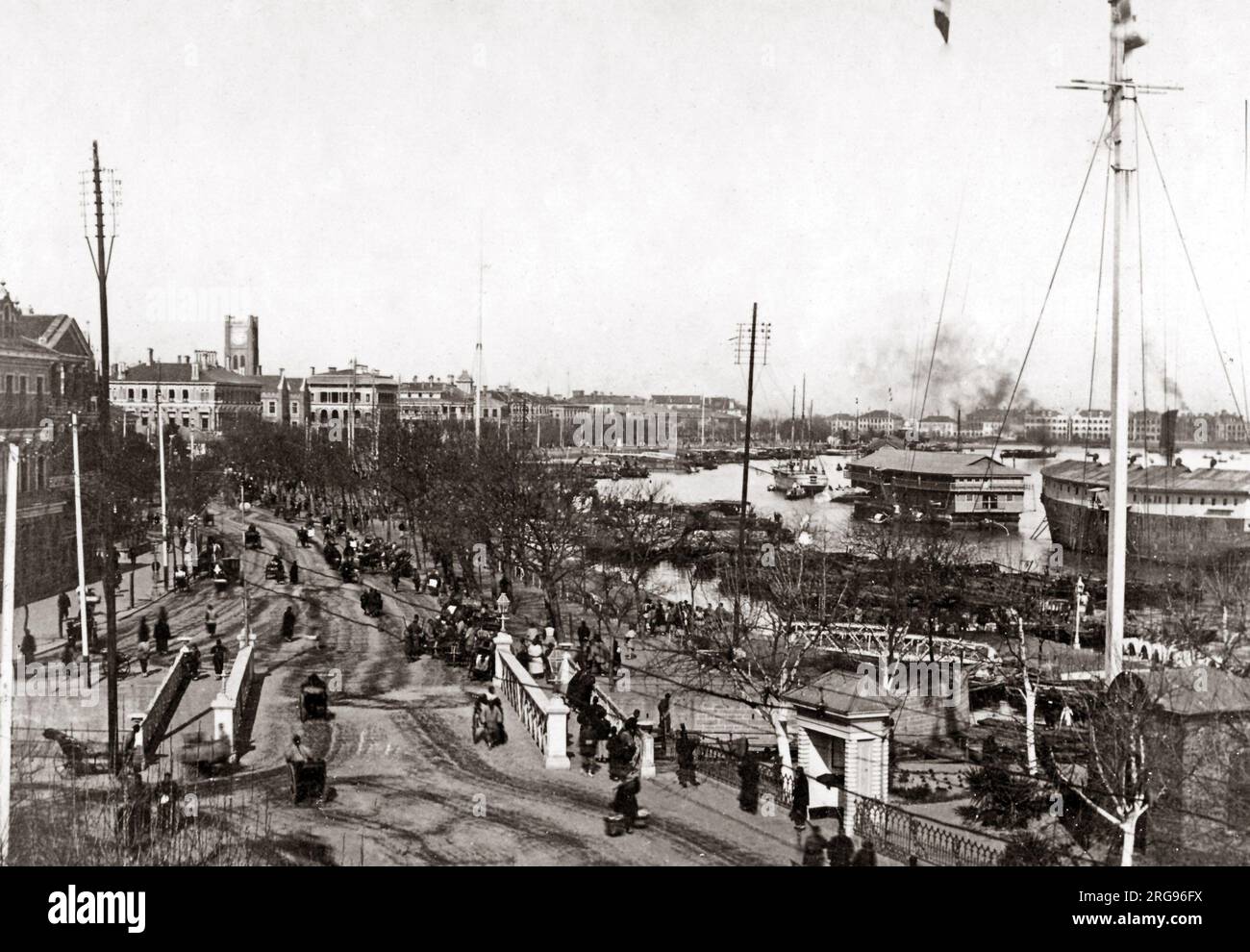 Ships along the Bund, Shanghai, China circa 1890 Stock Photo - Alamy