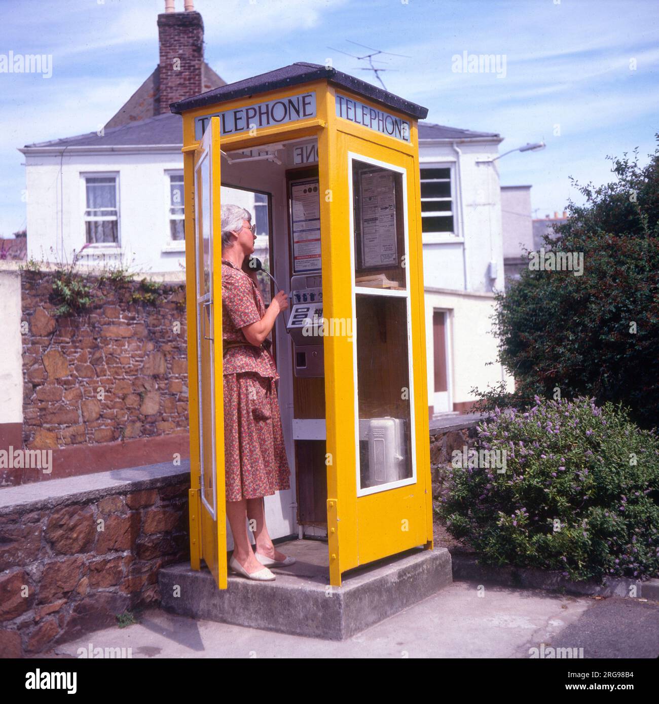 1980s phone ringing hi-res stock photography and images - Alamy