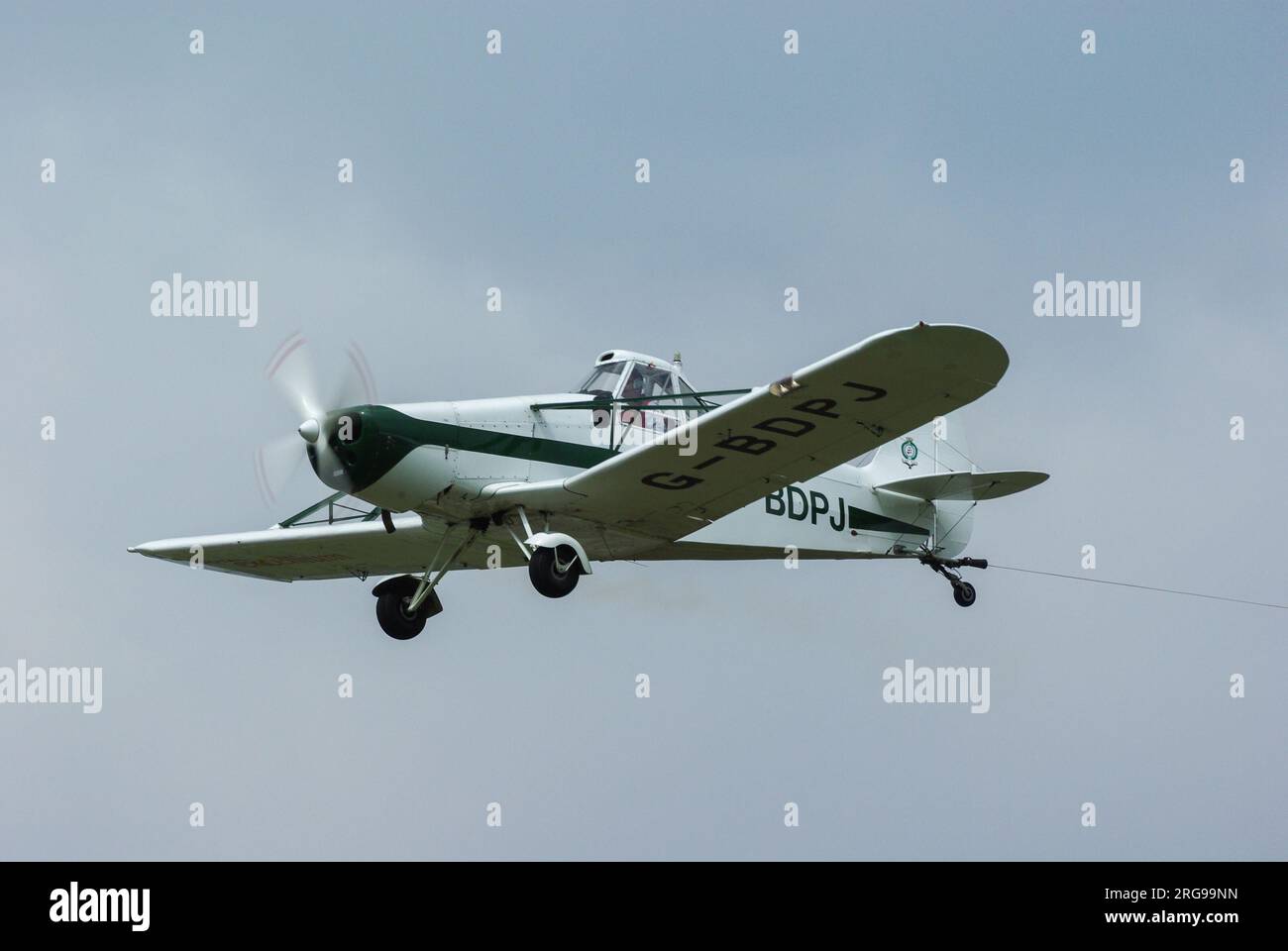 Piper PA-25-235 Pawnee B plane G-BDPJ in use as a glider tug for an air ...