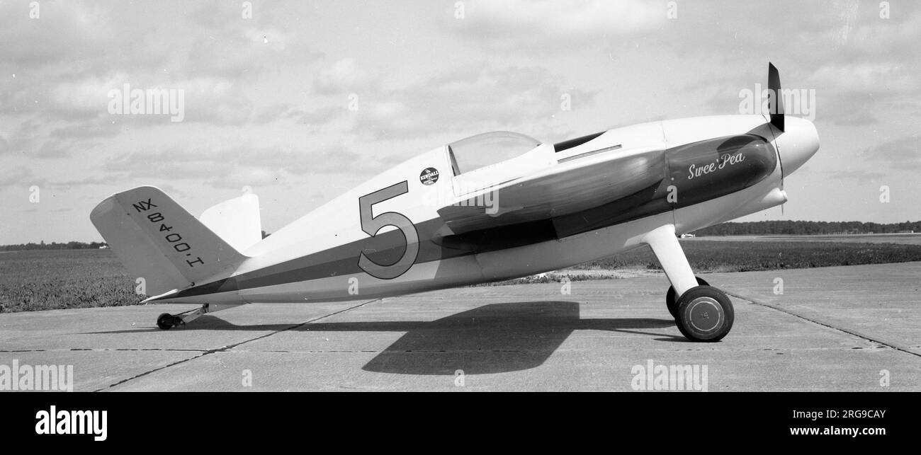 Chester 'Swea' Pea' NX8400H formula one racer; race number 5 ca 1949 ...