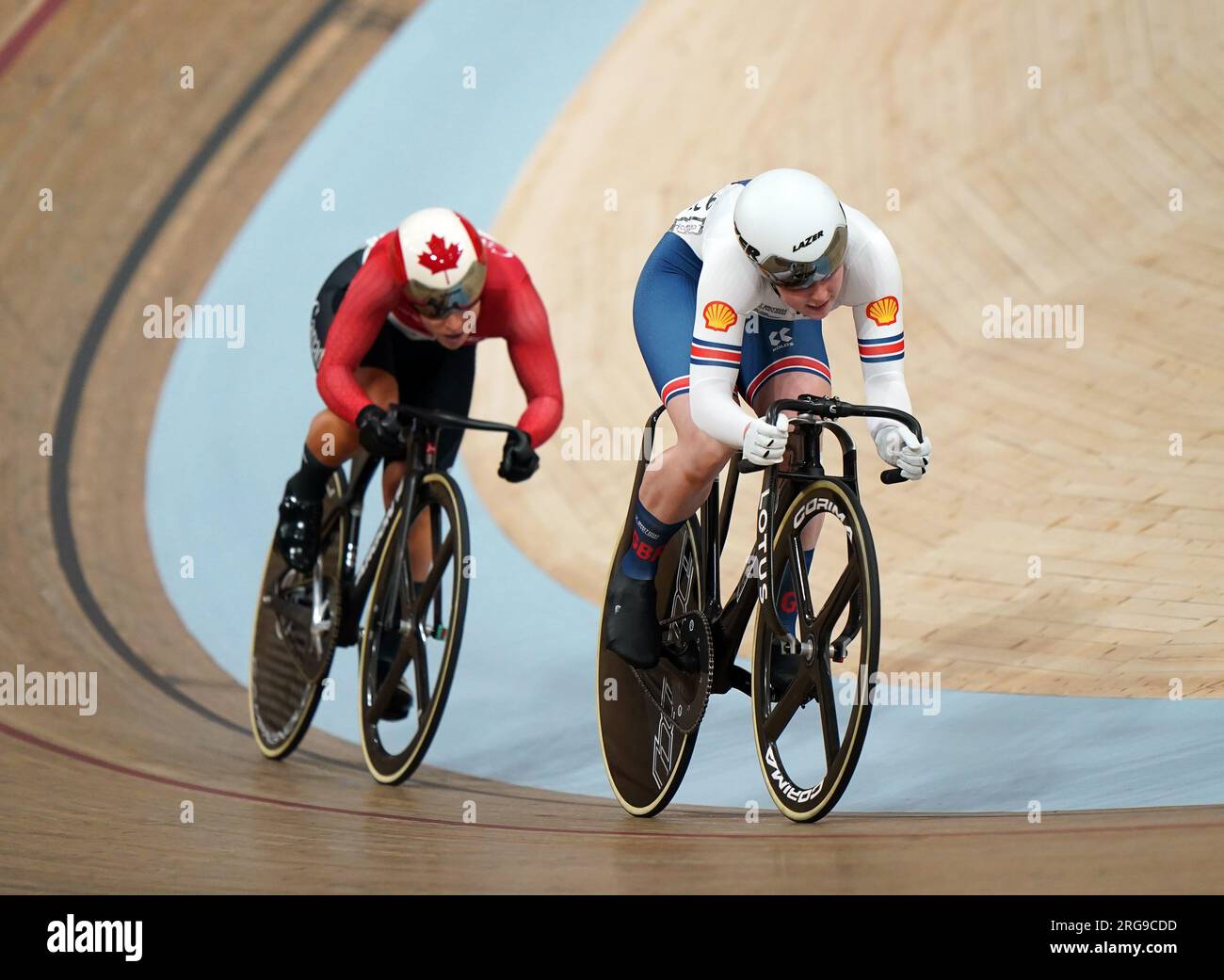 Great Britain's Emma Finucane (right) beats Canada's Lauriane Genest in ...