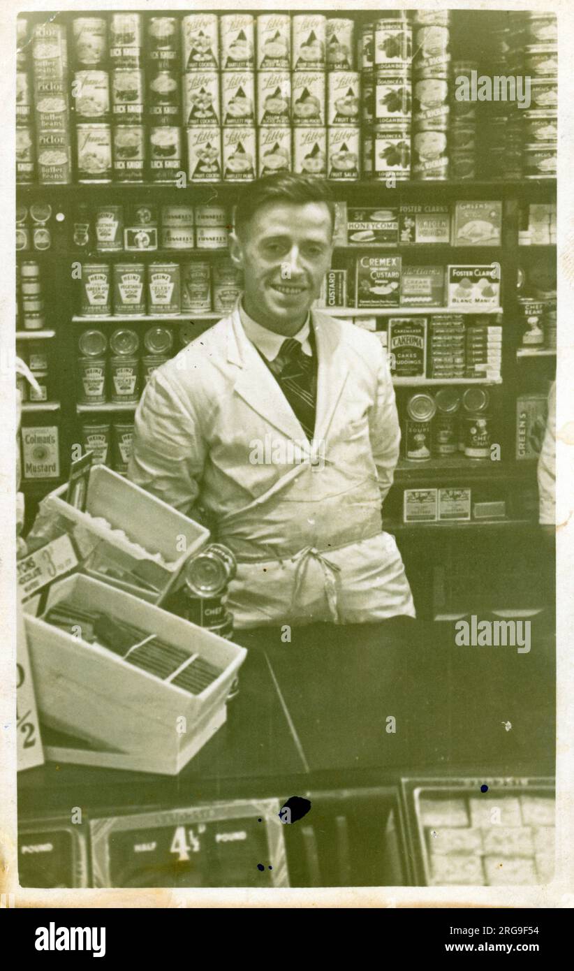 1930s grocers hi-res stock photography and images - Alamy