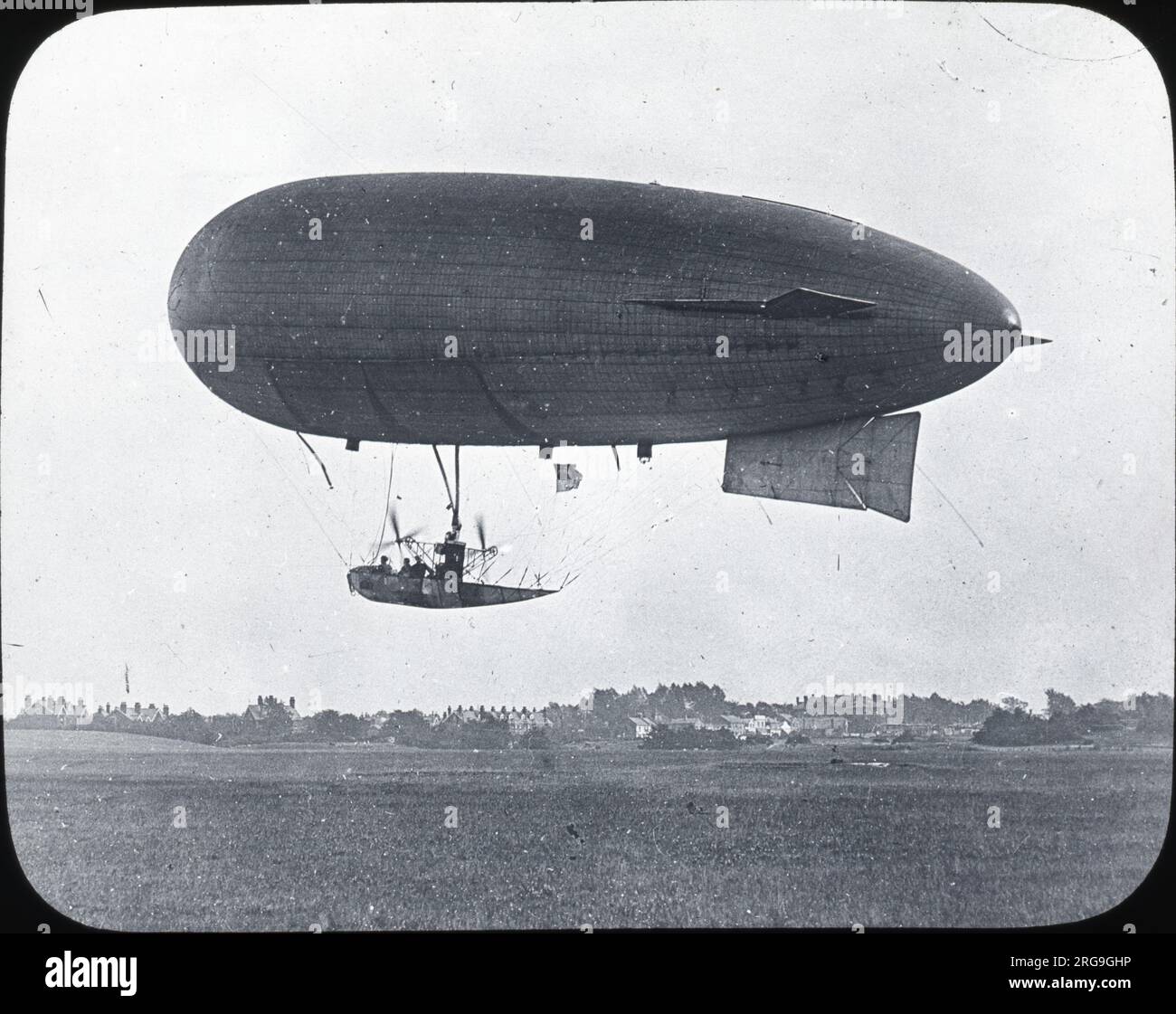 Army airship "Beta", side view in flight Stock Photo - Alamy
