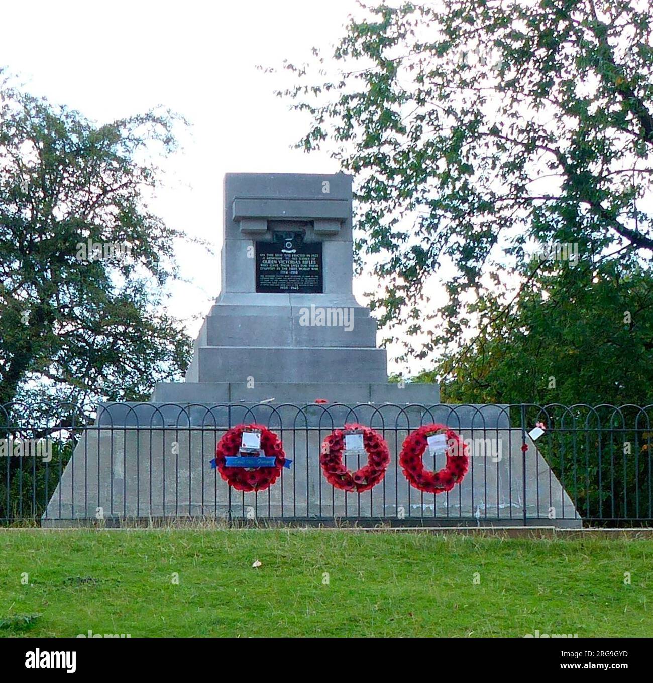 Queen memorial hi-res stock photography and images - Alamy