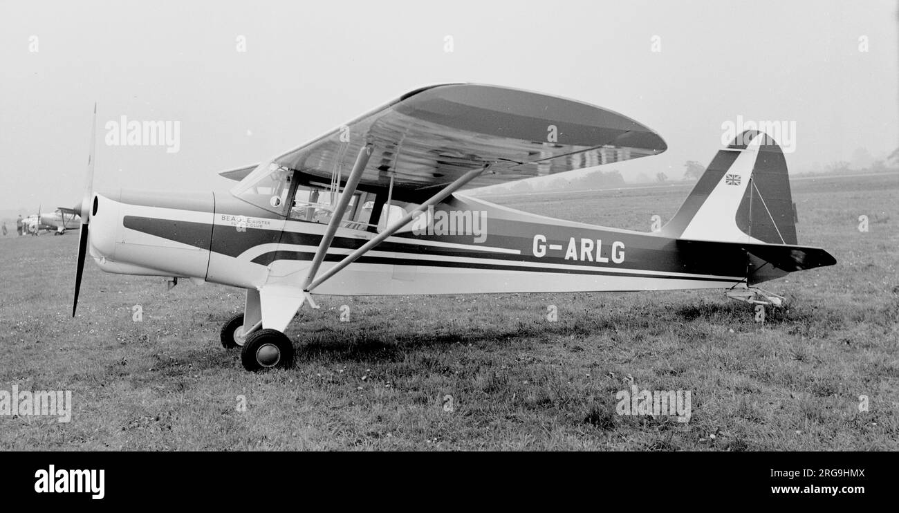 Aero clubs Black and White Stock Photos & Images - Alamy