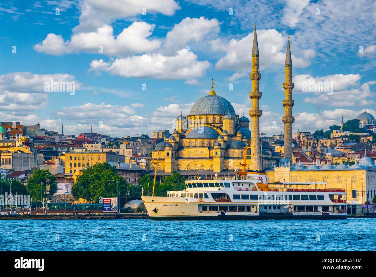 Istanbul, Turkey, Türkiye. The New Mosque (Yeni Camii, completed 1663 ...