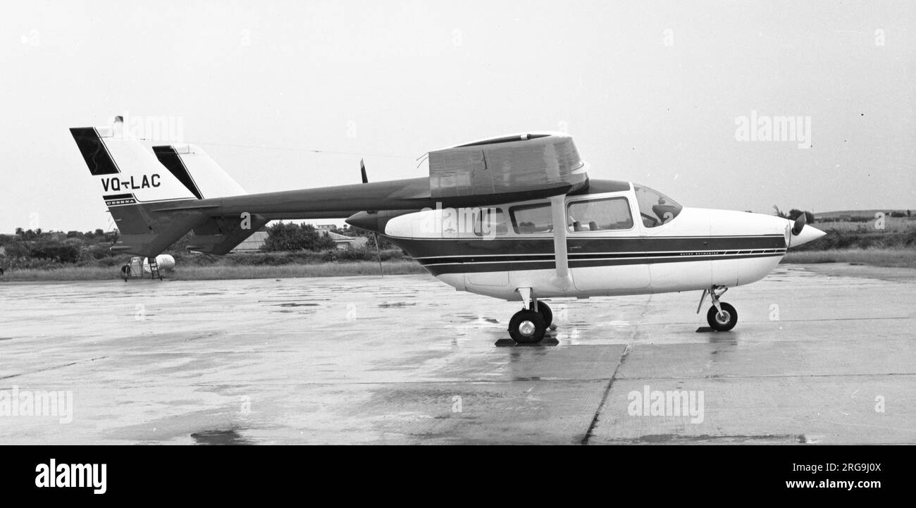 Cessna 337 Super Skymaster VQ-LAC Stock Photo - Alamy