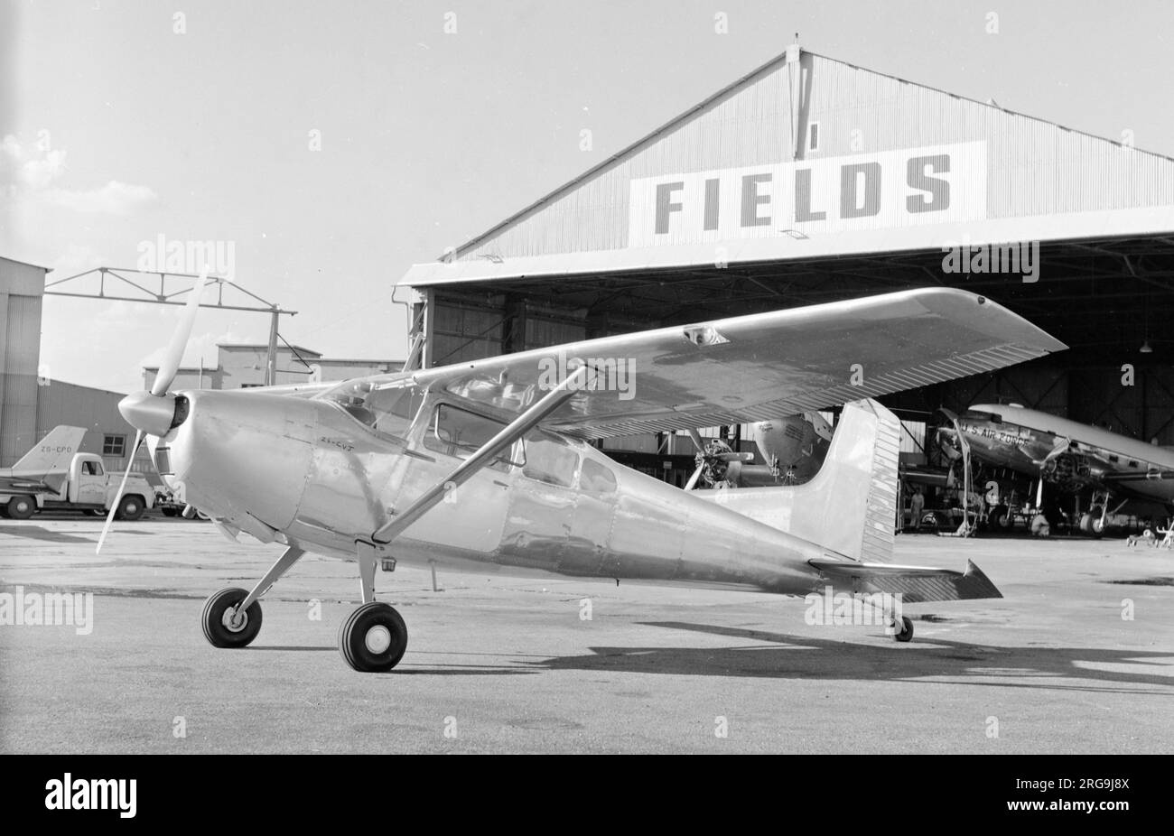 Cessna 185 ZS-CVJ Stock Photo - Alamy