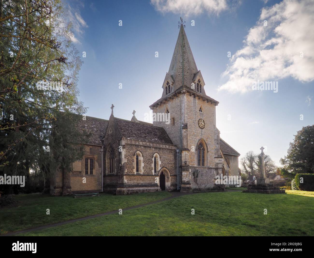 Church of the Holy Trinity, dates from the 12th century, Ardington ...