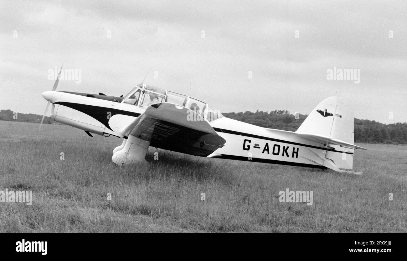 Percival Prentice G-AOKH (msn VS.251), owned by J.R. Batt, at Booker ...