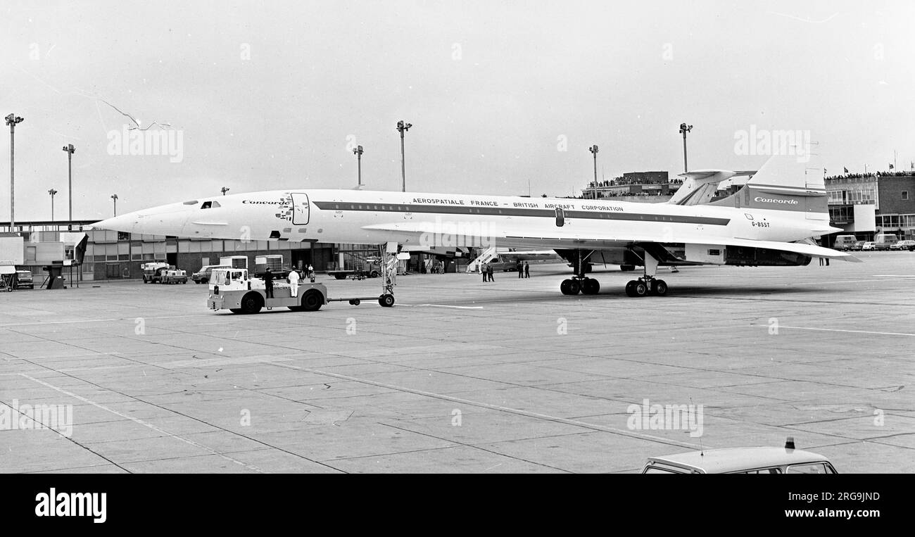 BAC Aerospatiale Concorde 002 G-BSST at Heathrow Stock Photo - Alamy