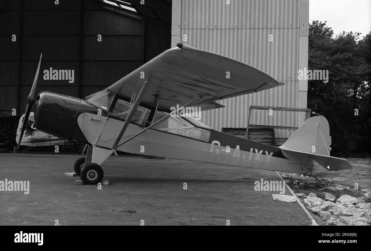 Taylorcraft auster Black and White Stock Photos & Images - Alamy