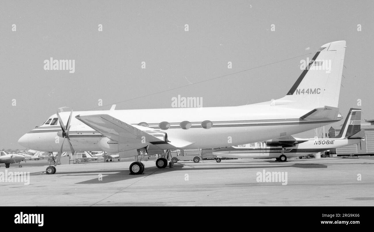 Gulfstream aircraft Black and White Stock Photos & Images - Alamy