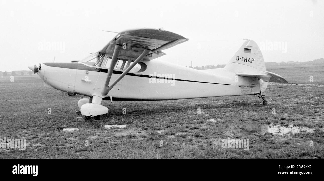 Stinson 108-1 Voyager D-EHAP, fitted with a dorsal fin extension Stock ...