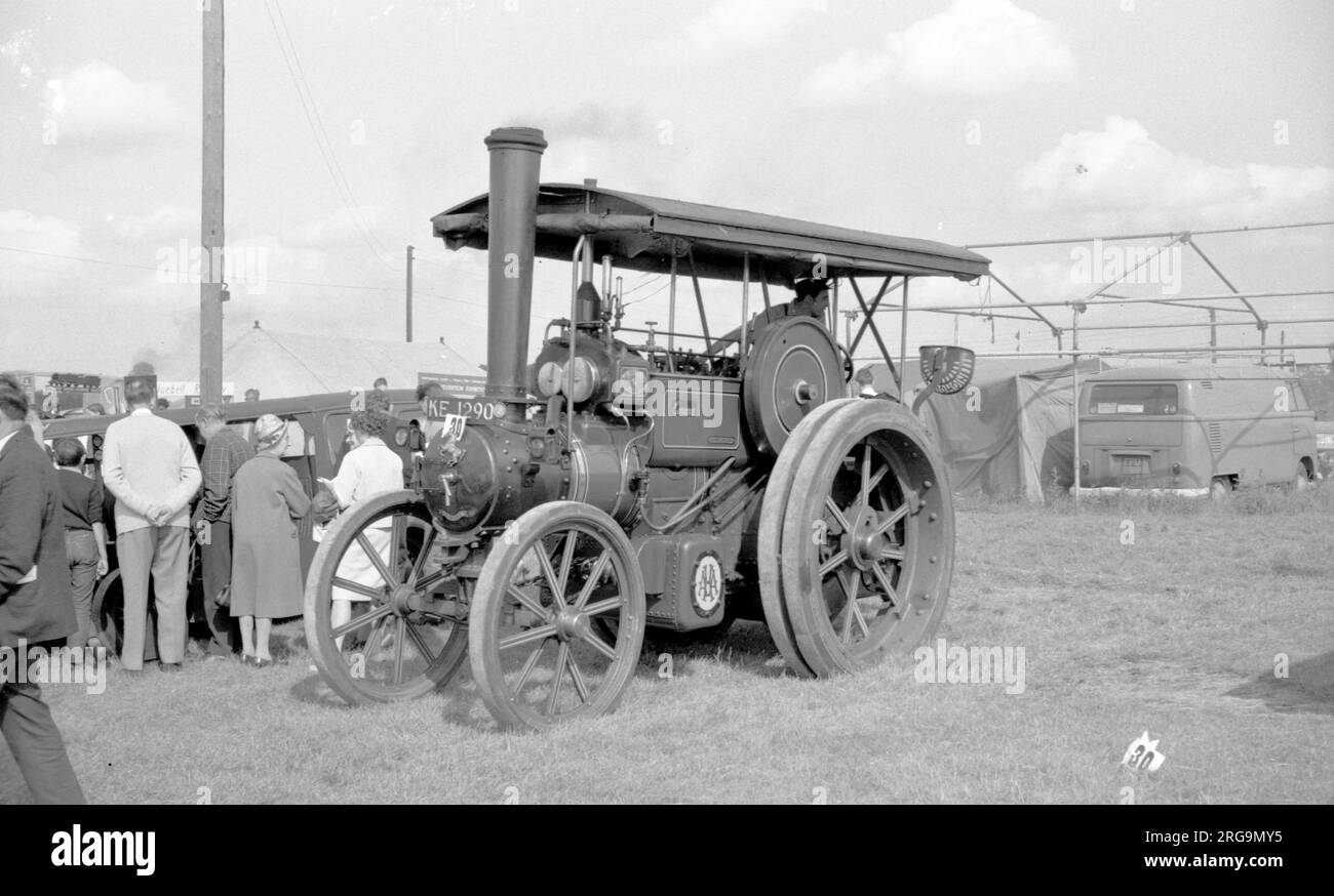 Aveling showmans gnd class convertible tractor regn ke 1290 number hi ...