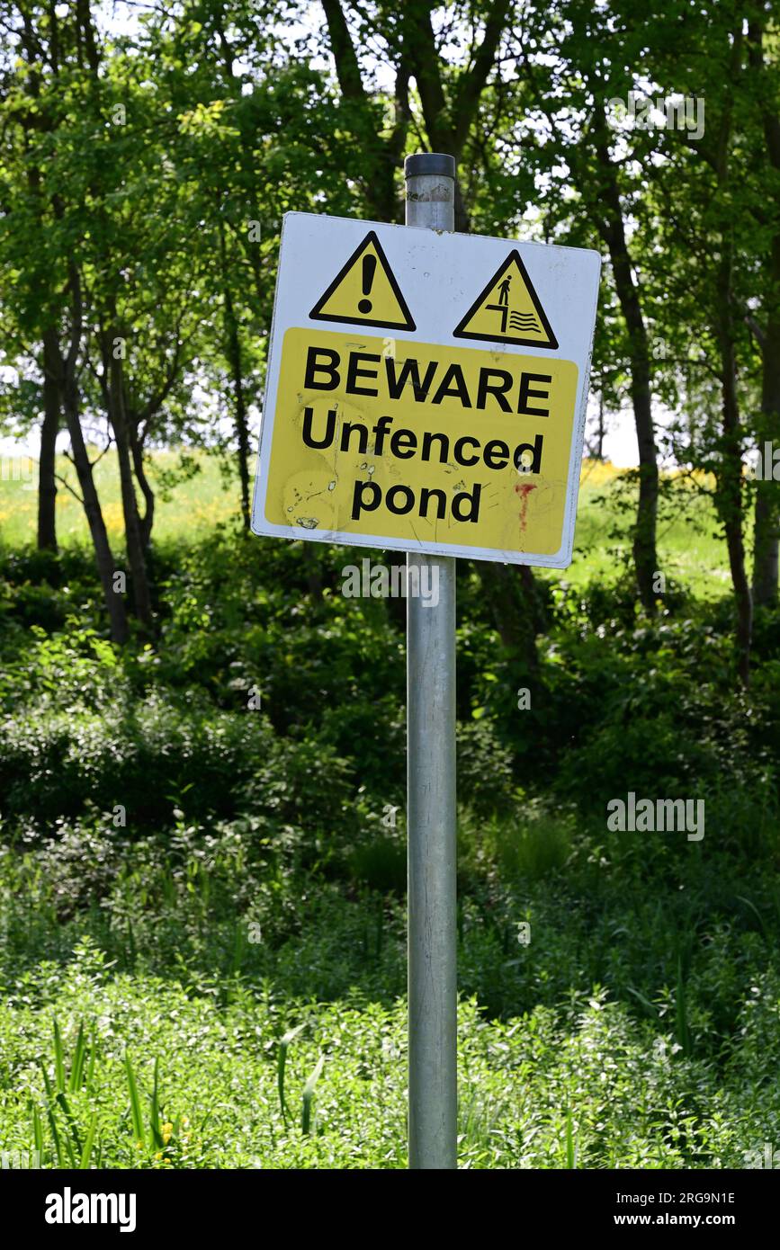 Unfenced hazard hi-res stock photography and images - Alamy