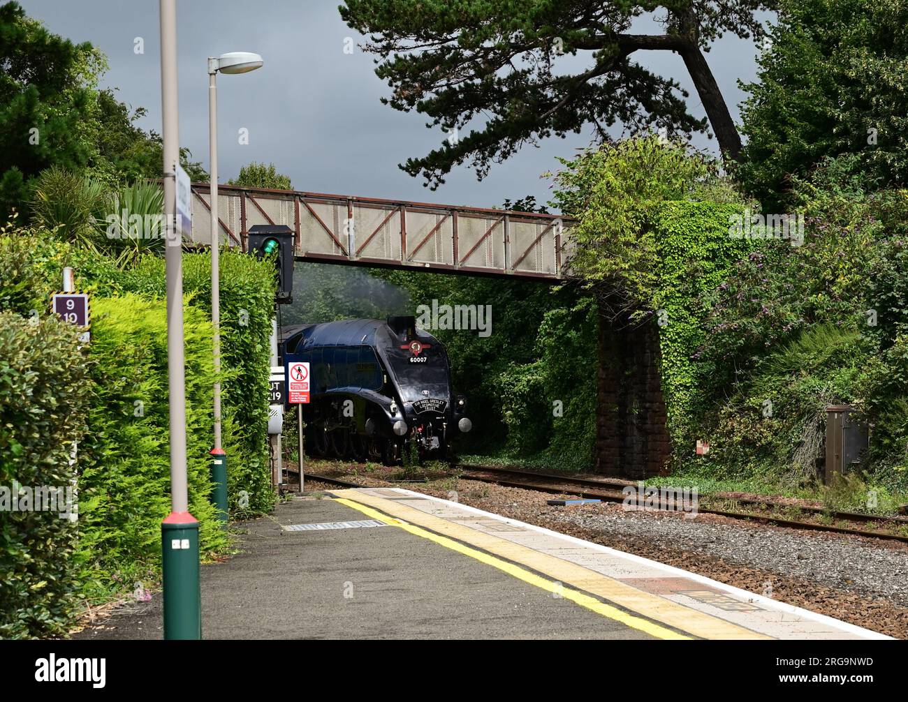 LNER Class A4 Pacific No 60007 'Sir Nigel Gresley' passing through ...
