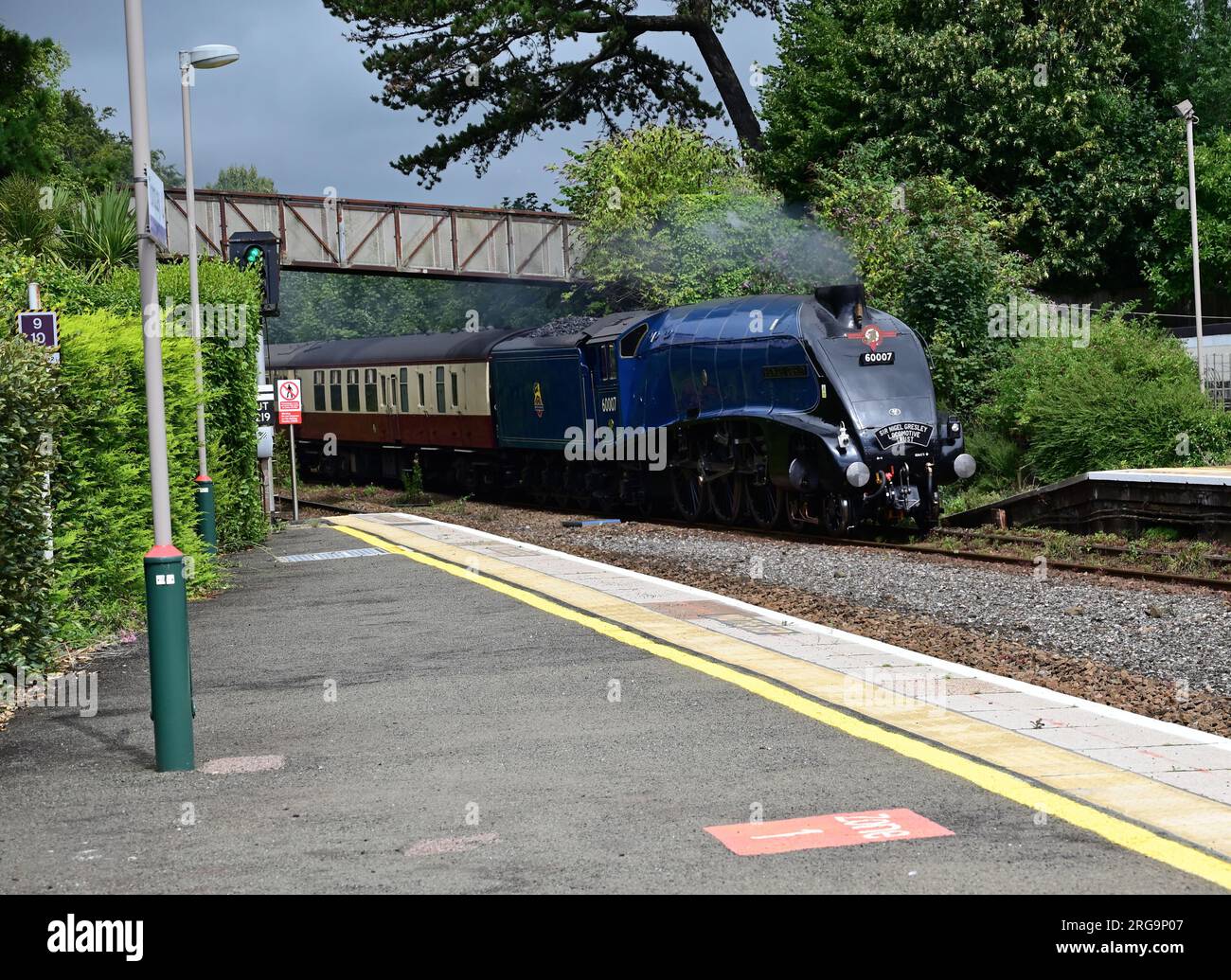 LNER Class A4 Pacific No 60007 'Sir Nigel Gresley' passing through ...