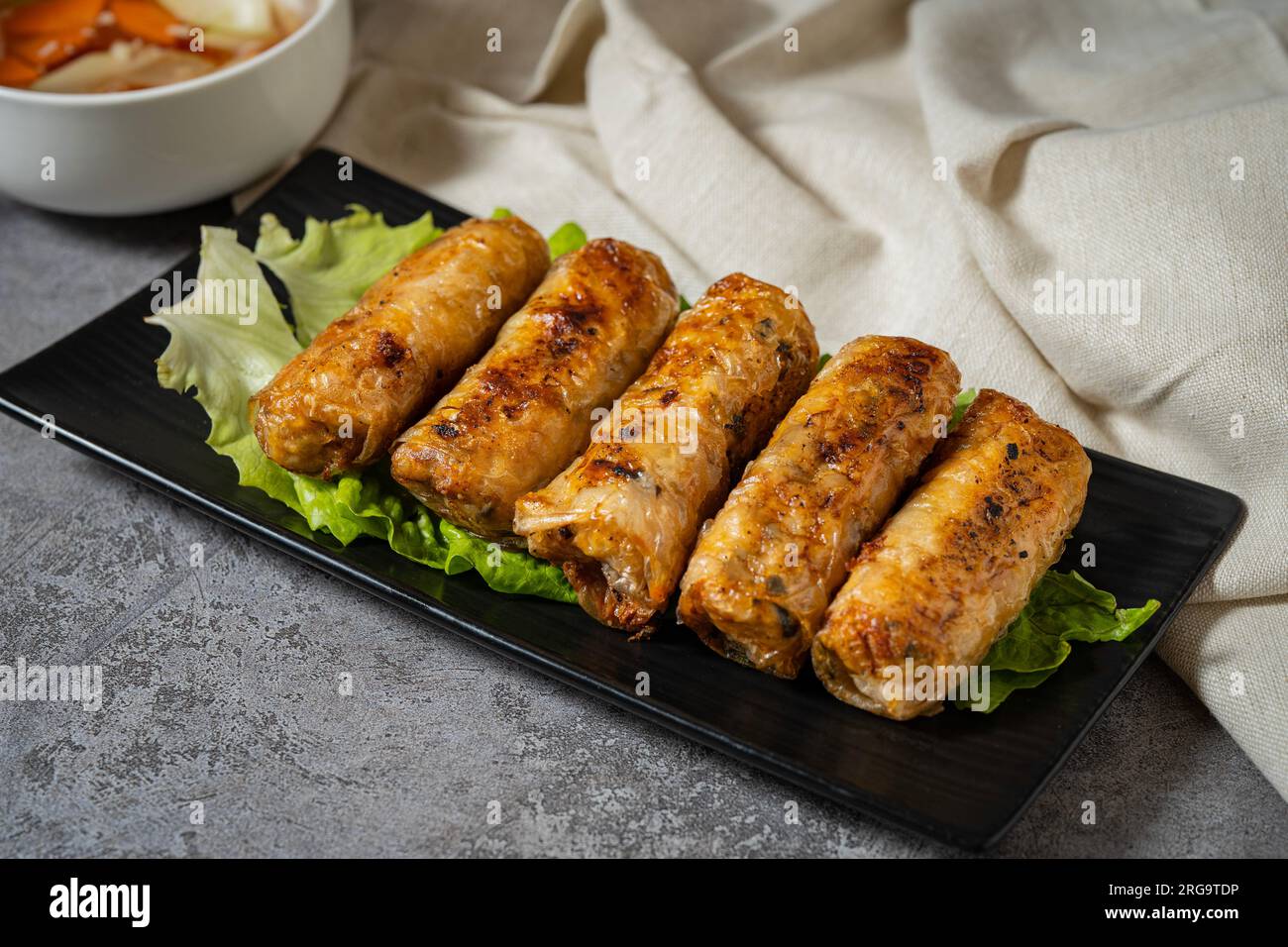 Pho spring roll hi-res stock photography and images - Alamy