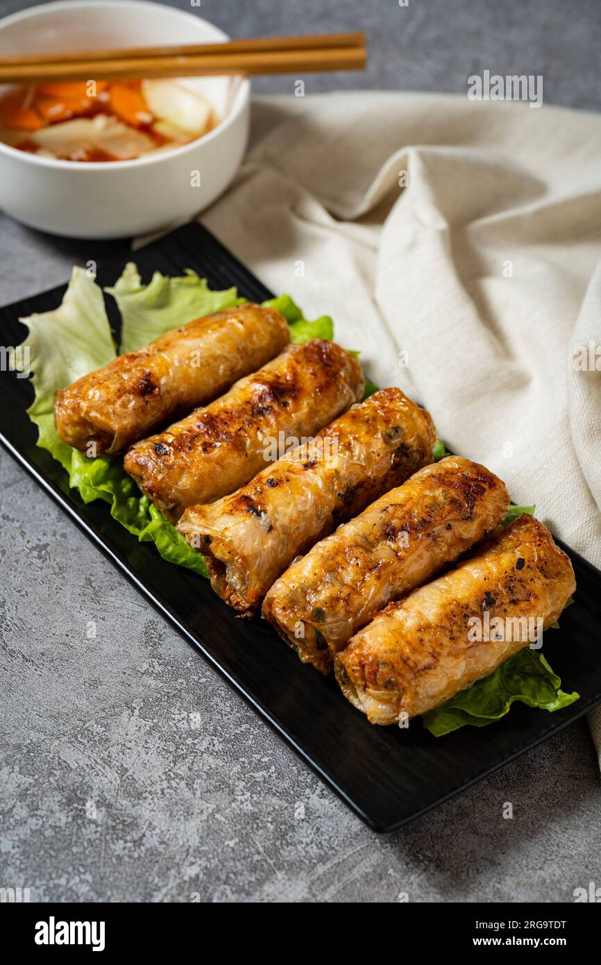 Pho spring roll hi-res stock photography and images - Alamy
