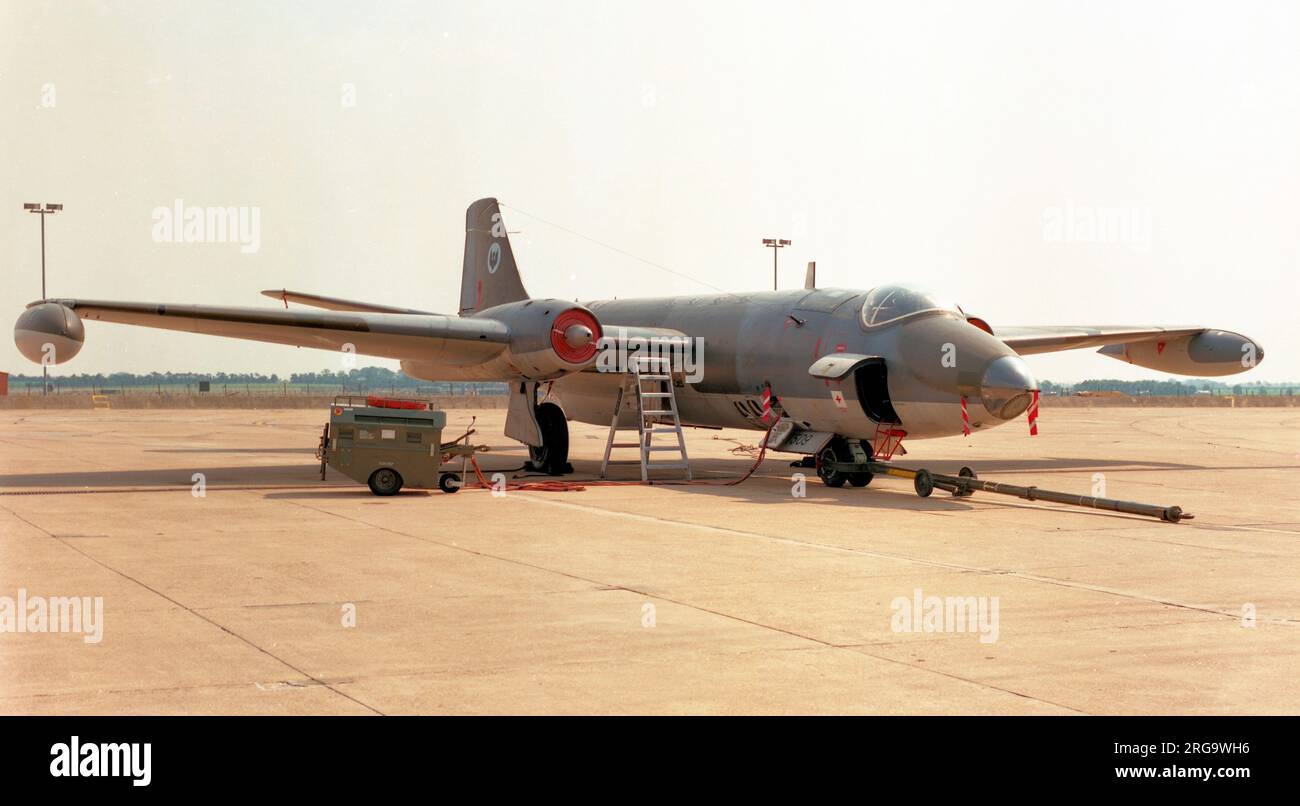 Royal Air Force - English Electric (BAC) Canberra PR.7 WT509 (msn 71369 ...