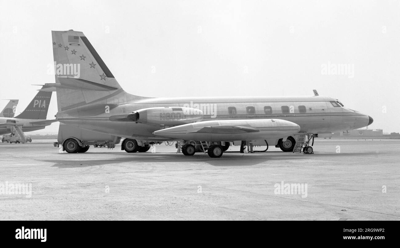 Lockheed JetStar N600J at London Heathrow Airport Stock Photo - Alamy
