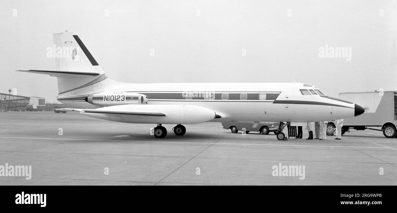Lockheed jetstar plane hi-res stock photography and images - Alamy