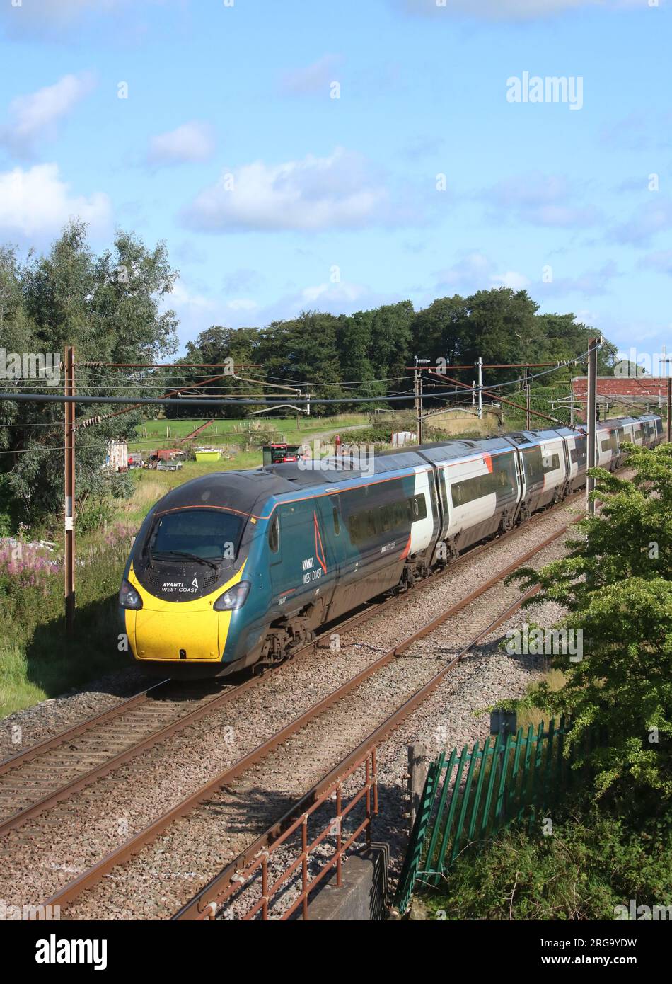 Avanti West Coast class 390 pendolino electric multiple unit, 390047 ...
