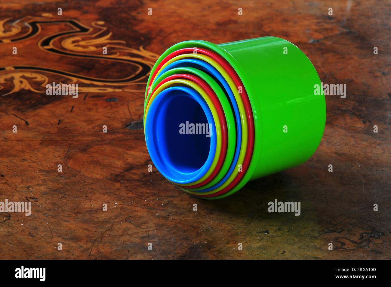 Stacking beakers hi-res stock photography and images - Alamy