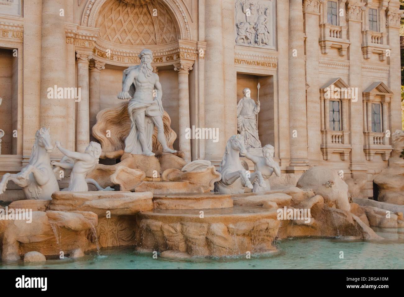 statues at the water fountain Stock Photo - Alamy