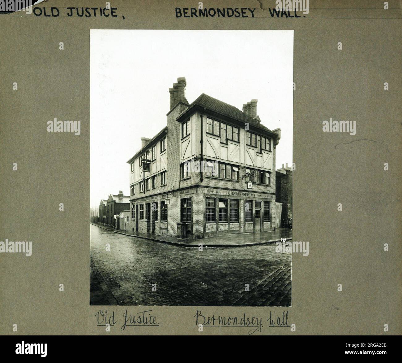 The old justice public house hi-res stock photography and images - Alamy