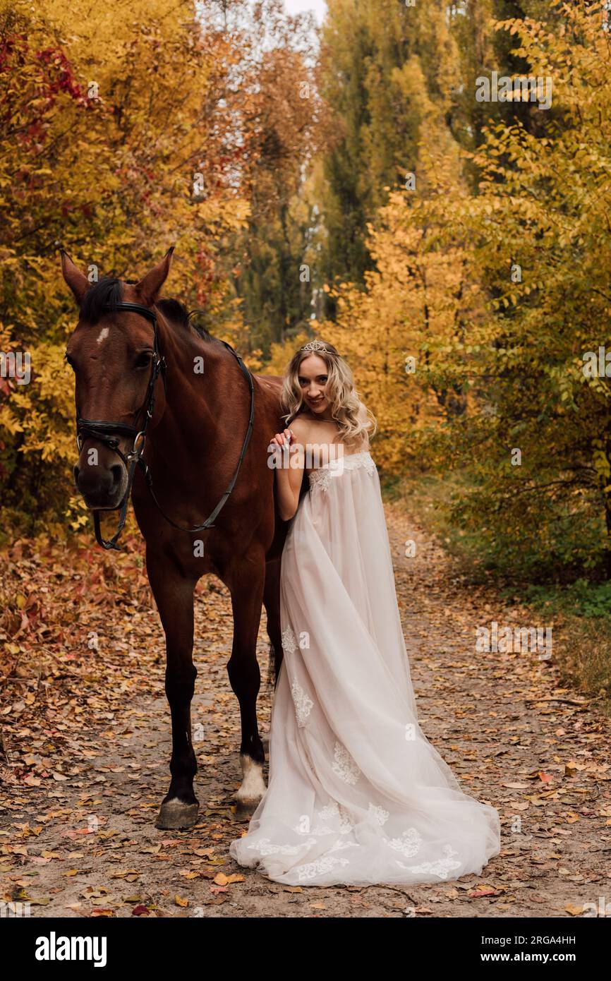 Attractive woman in wedding dress. The Runaway Bride Stock Photo - Alamy