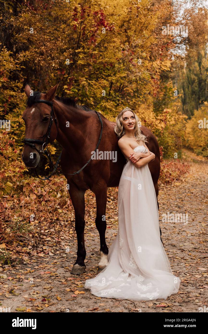 Attractive woman in wedding dress. The Runaway Bride Stock Photo - Alamy