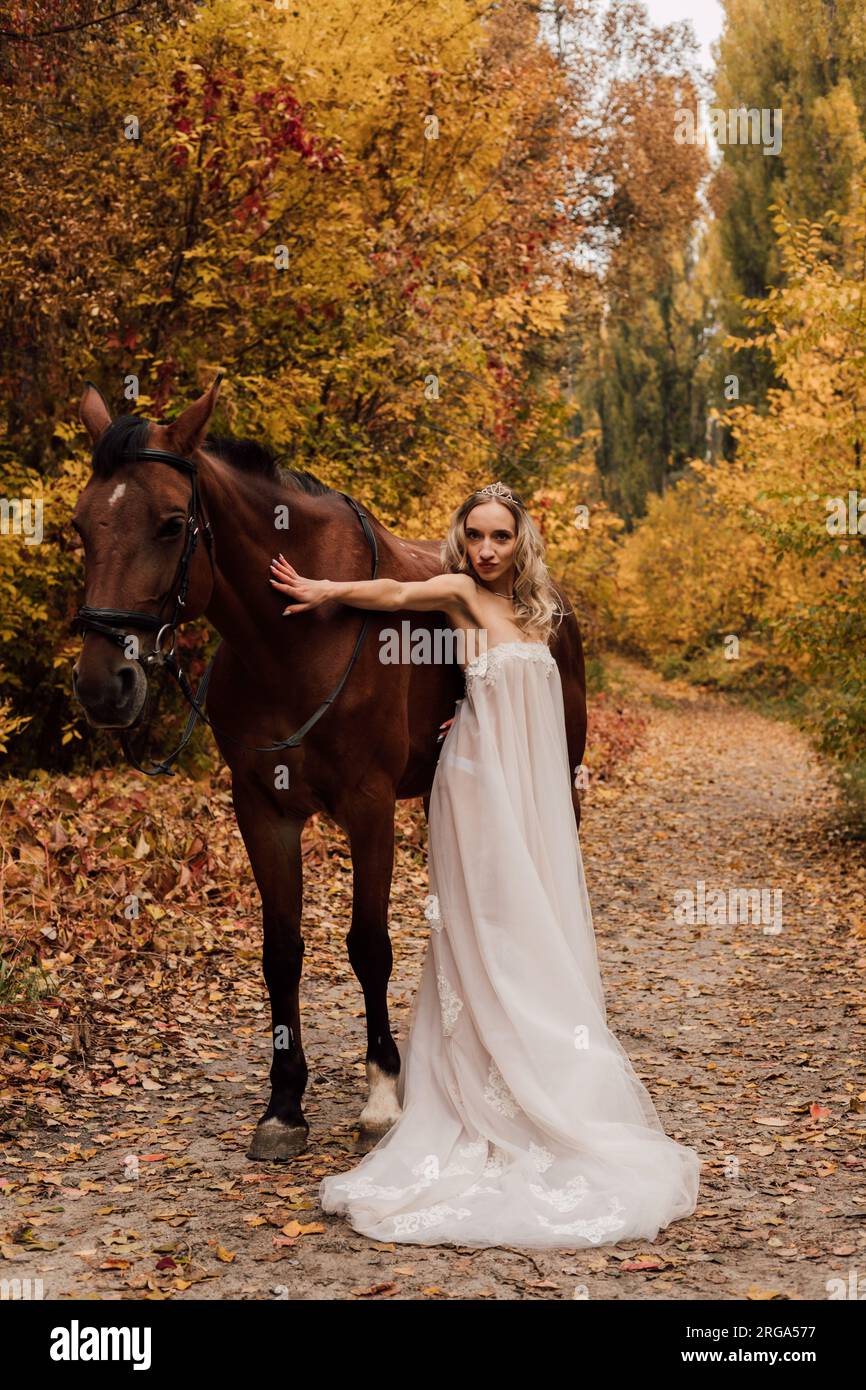 Attractive woman in wedding dress. The Runaway Bride Stock Photo - Alamy