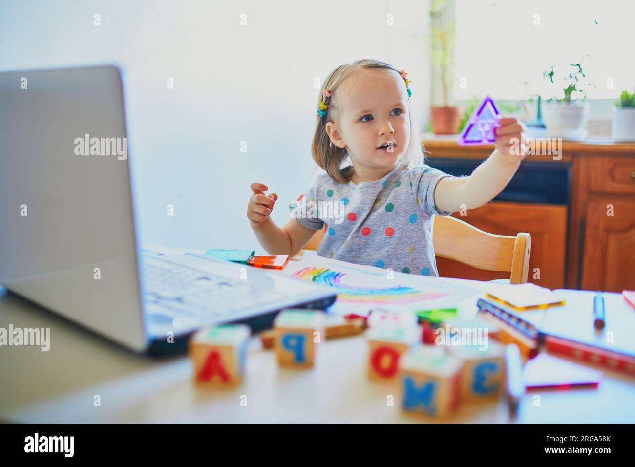 Conference table and triangle hi-res stock photography and images - Alamy