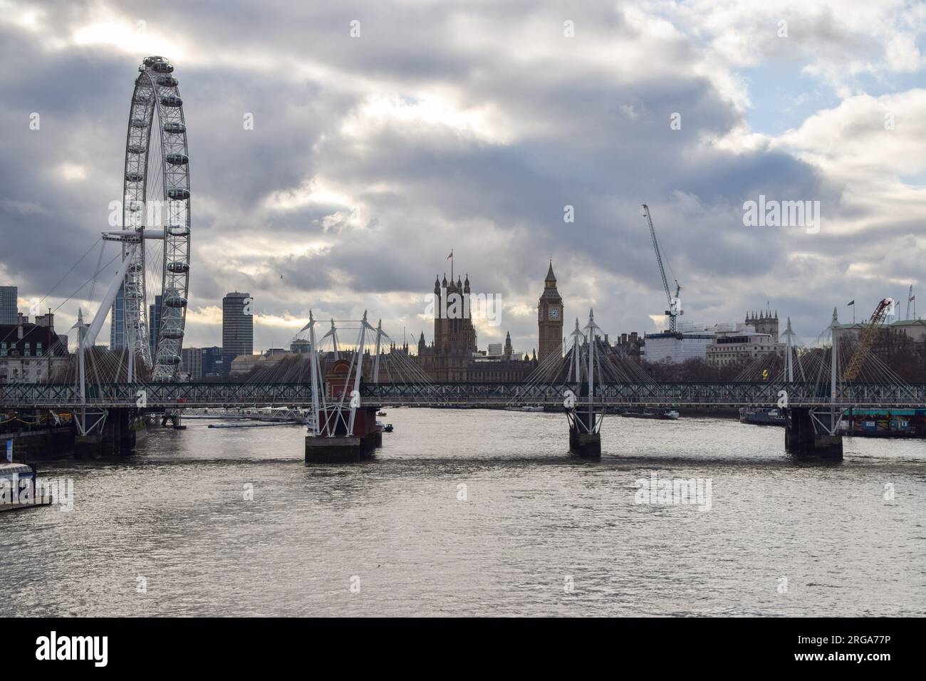 London, UK. 2nd January 2023. Panoramic view of the London Eye, Houses ...
