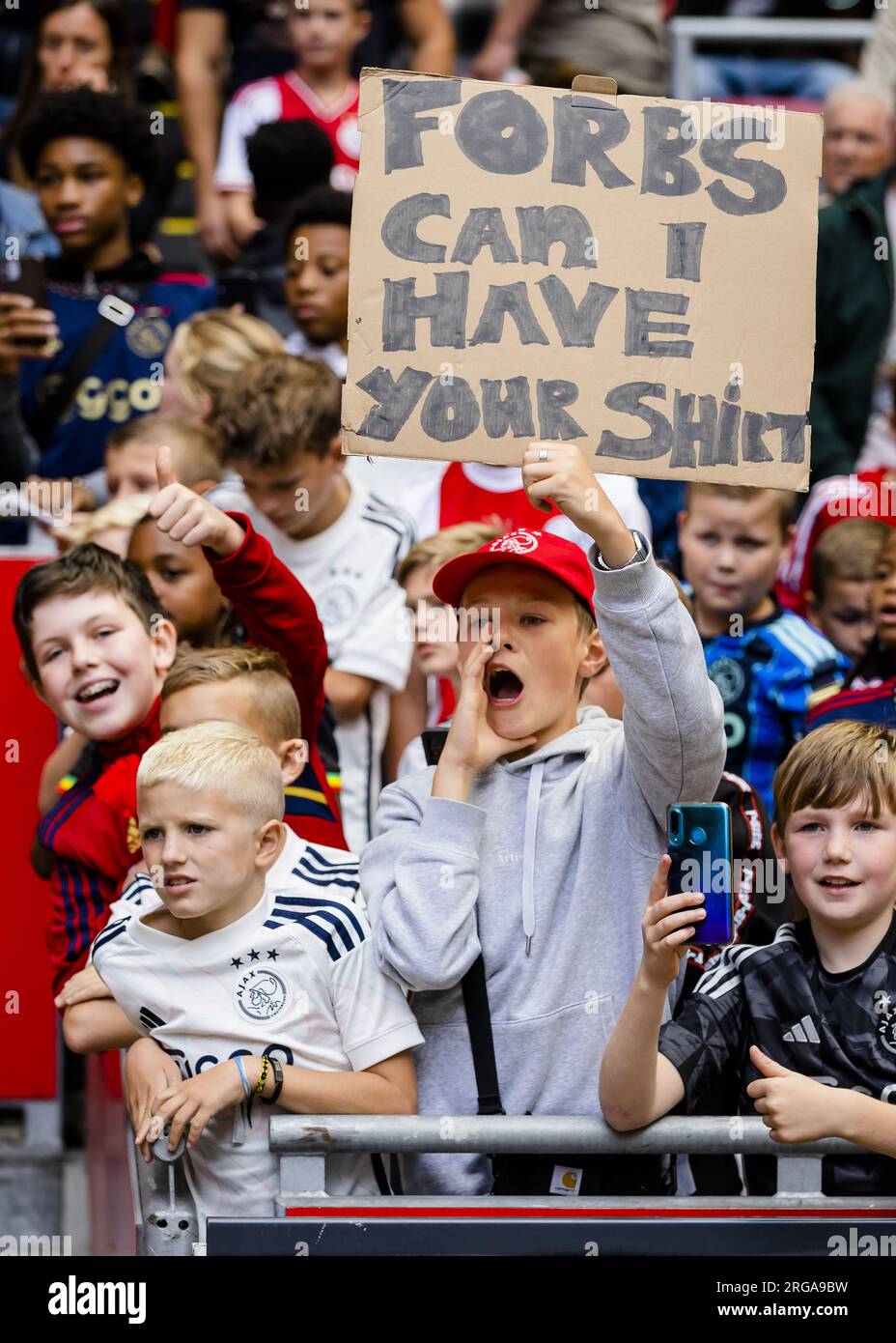 AMSTERDAM - Children during the open day of Ajax in the Johan Cruijff ...