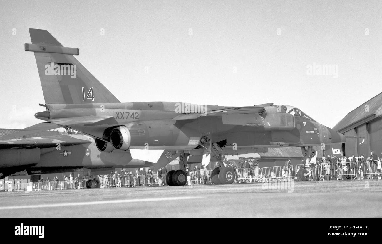 21 october 1974 hi-res stock photography and images - Alamy