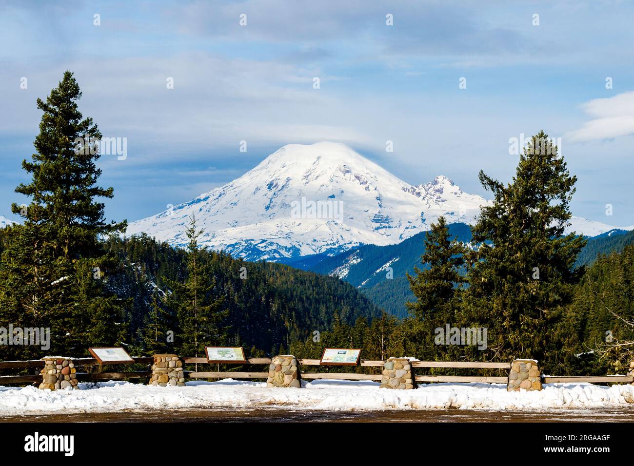 Mount Rainier covered in Snow Stock Photo - Alamy