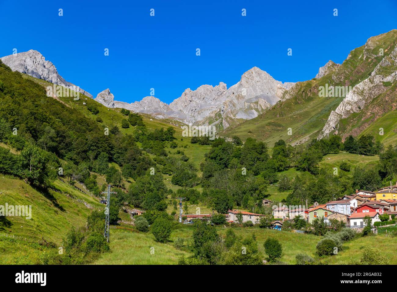 The village of Tuiza is located in the Natural Park of Las Ubinas-La ...
