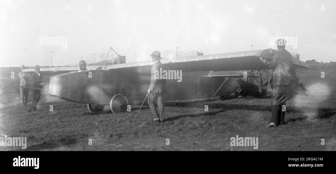 Bardin B-1 glider, designed and built by Rene Bardin, about to launch ...