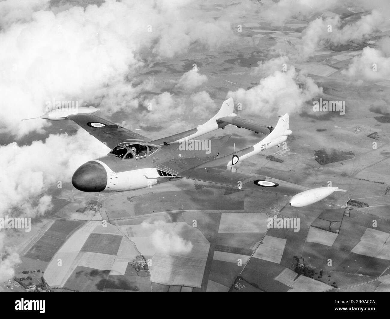 de Havilland DH.112 Sea Venom F.A.W.21 XA539, flying with the Aero ...