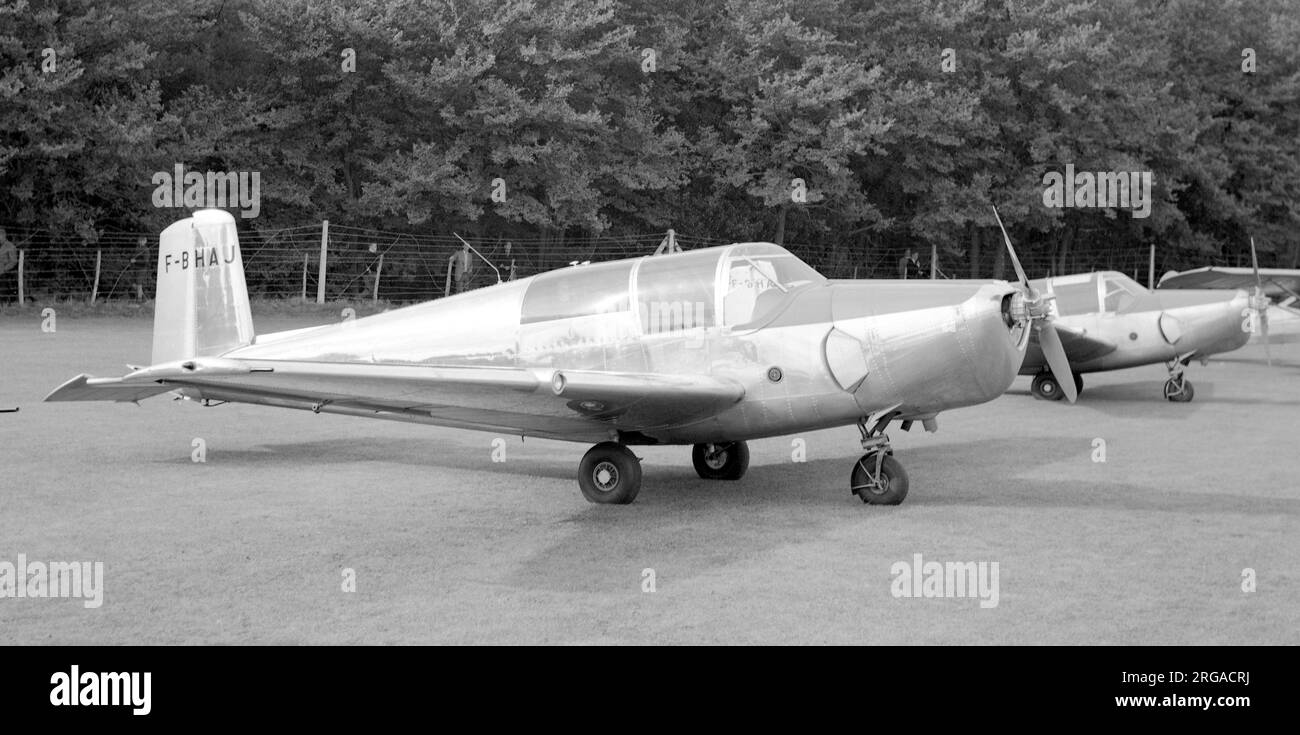 SAAB 91B Safir F-BHAJ (msn 91298), parked next to Safir F-BHAG, at ...