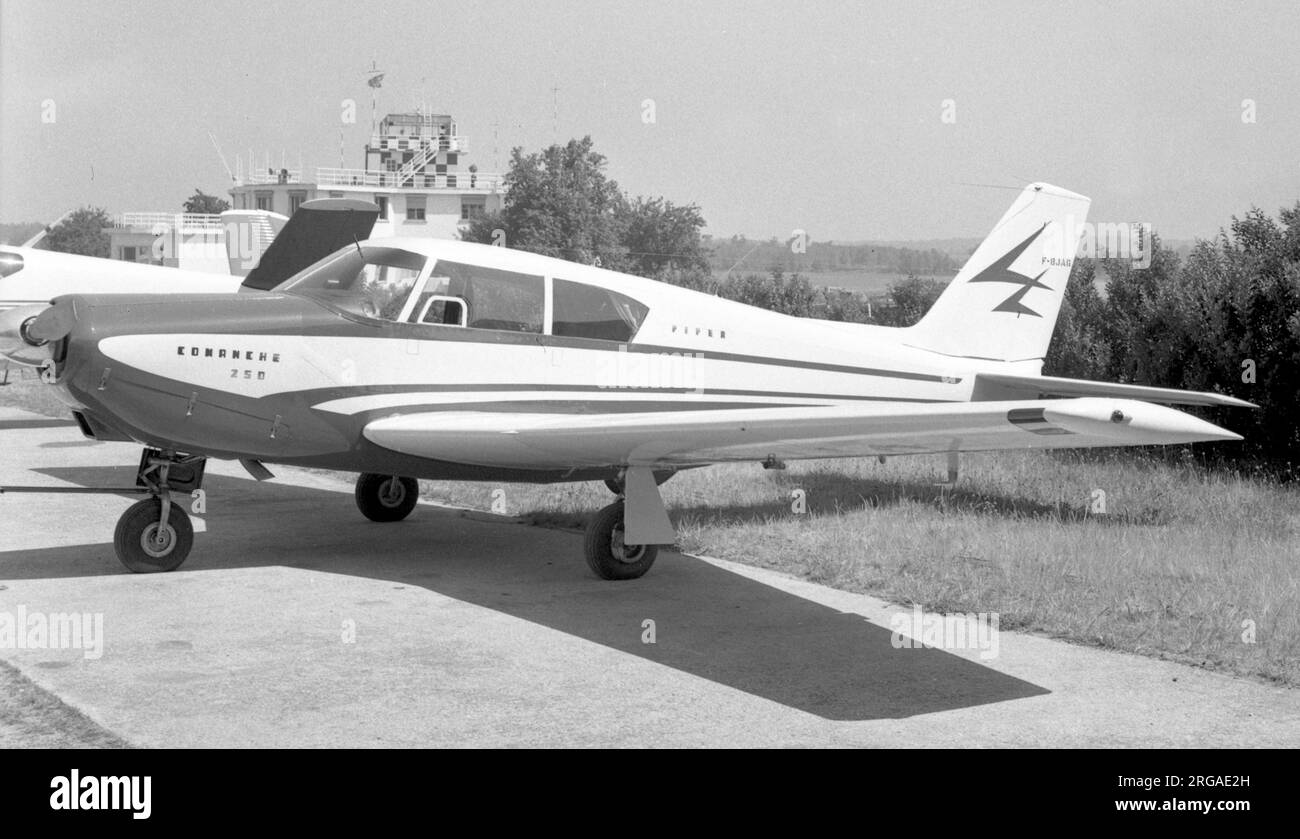 Piper comanche 250 hi-res stock photography and images - Alamy