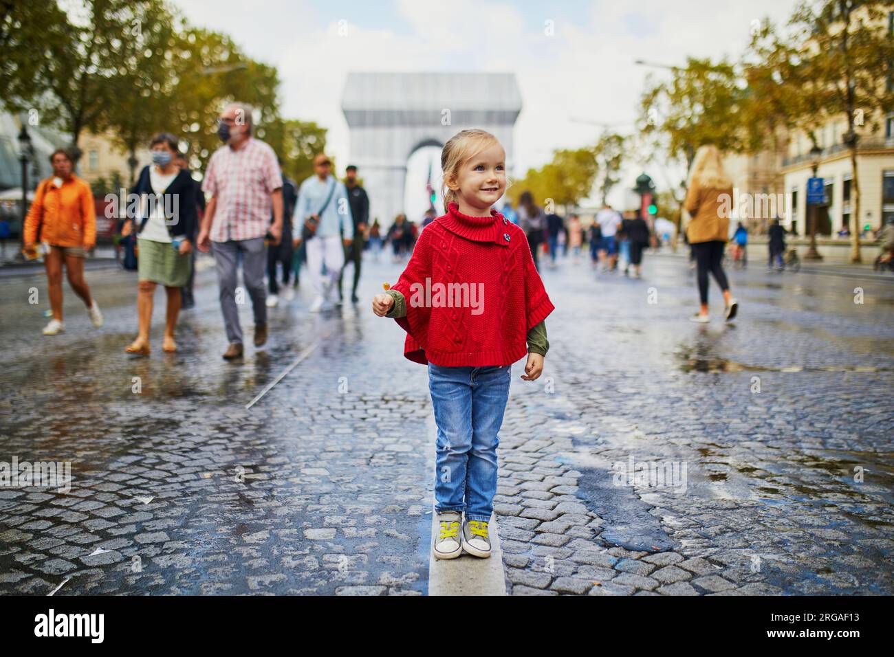 Paris sans voitures hi-res stock photography and images - Alamy