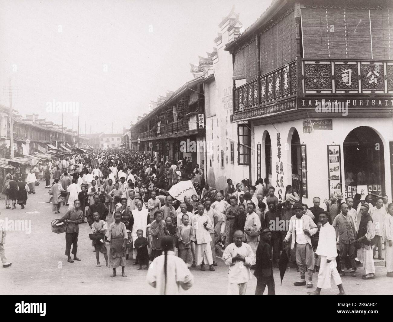 Early 1900s large crowd of people hi-res stock photography and images ...
