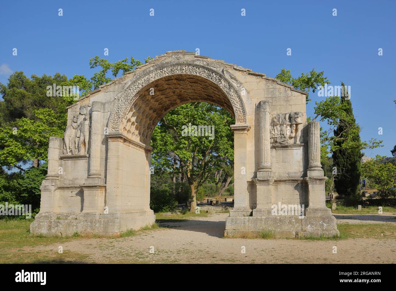 Ancient Roman triumphal arch, Glanum, Les Antiques, Saint-Rémy-de ...