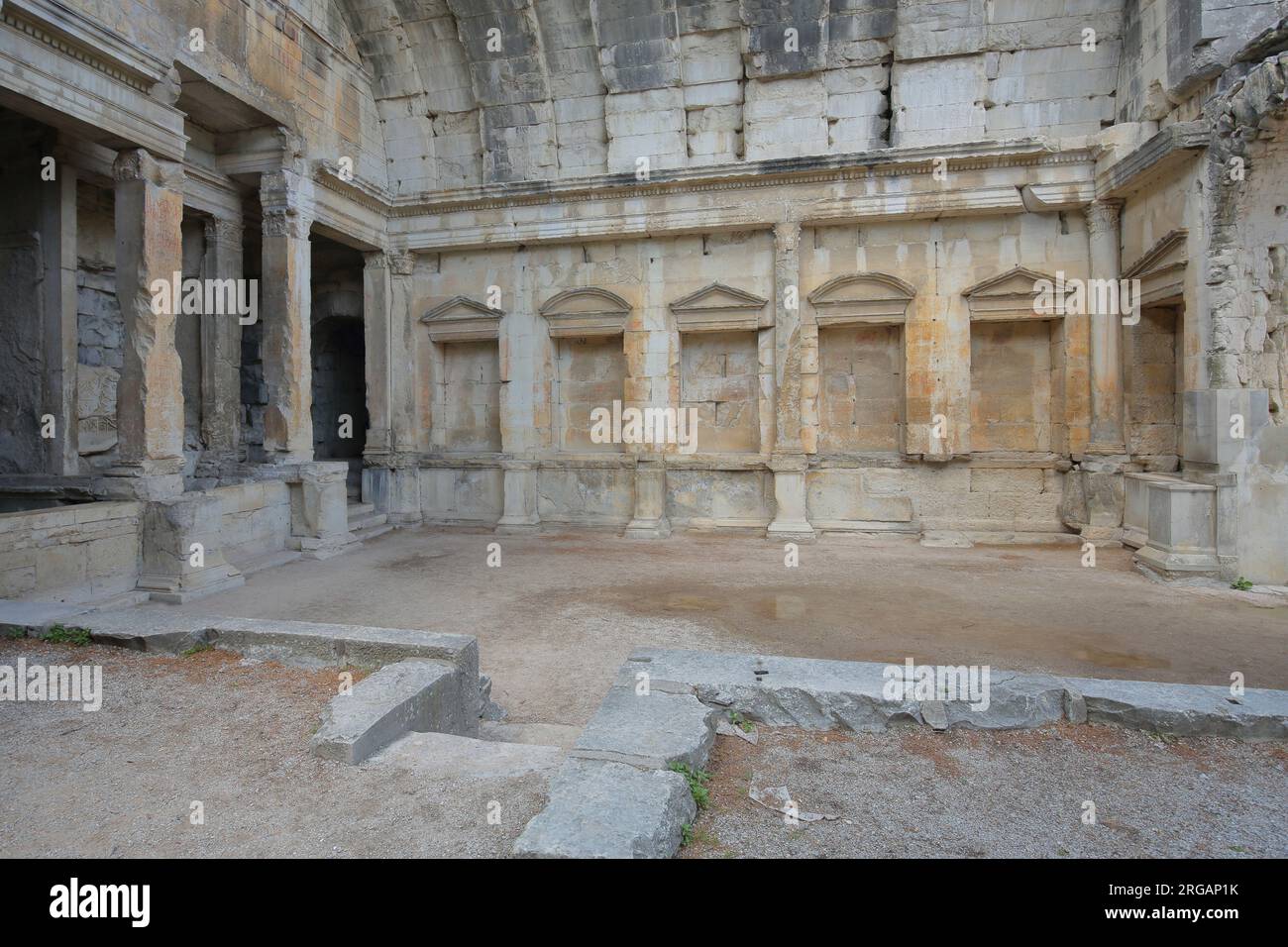 Ancient Roman Temple de Diana, Temple of Diana, Jardins de la Fontaine, Nîmes, Gard, Provence ...