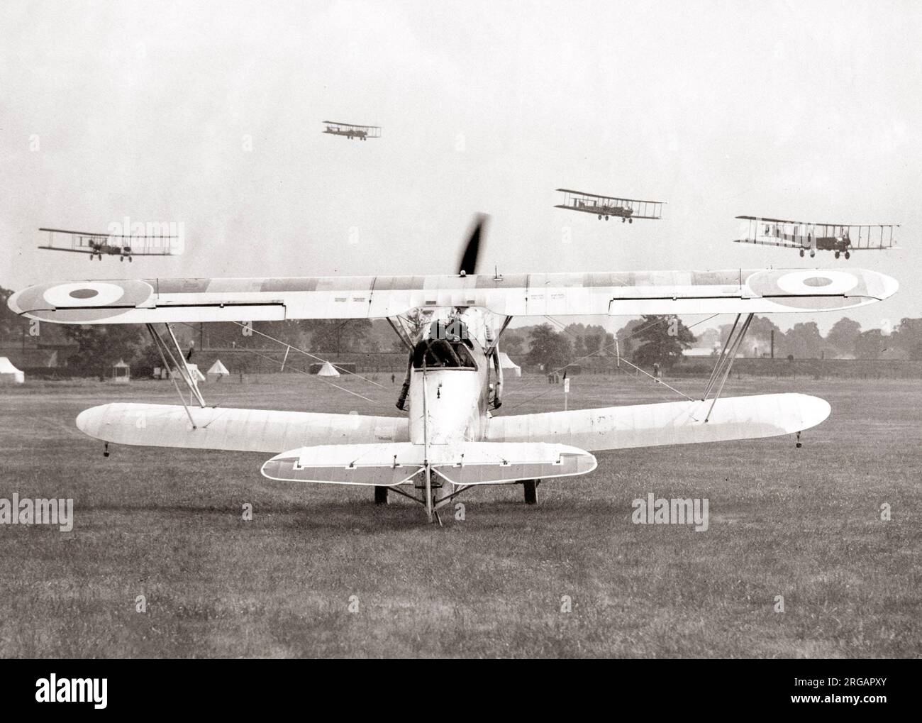 Aircraft gathering for Hendon RAF air display, 1933 Stock Photo - Alamy
