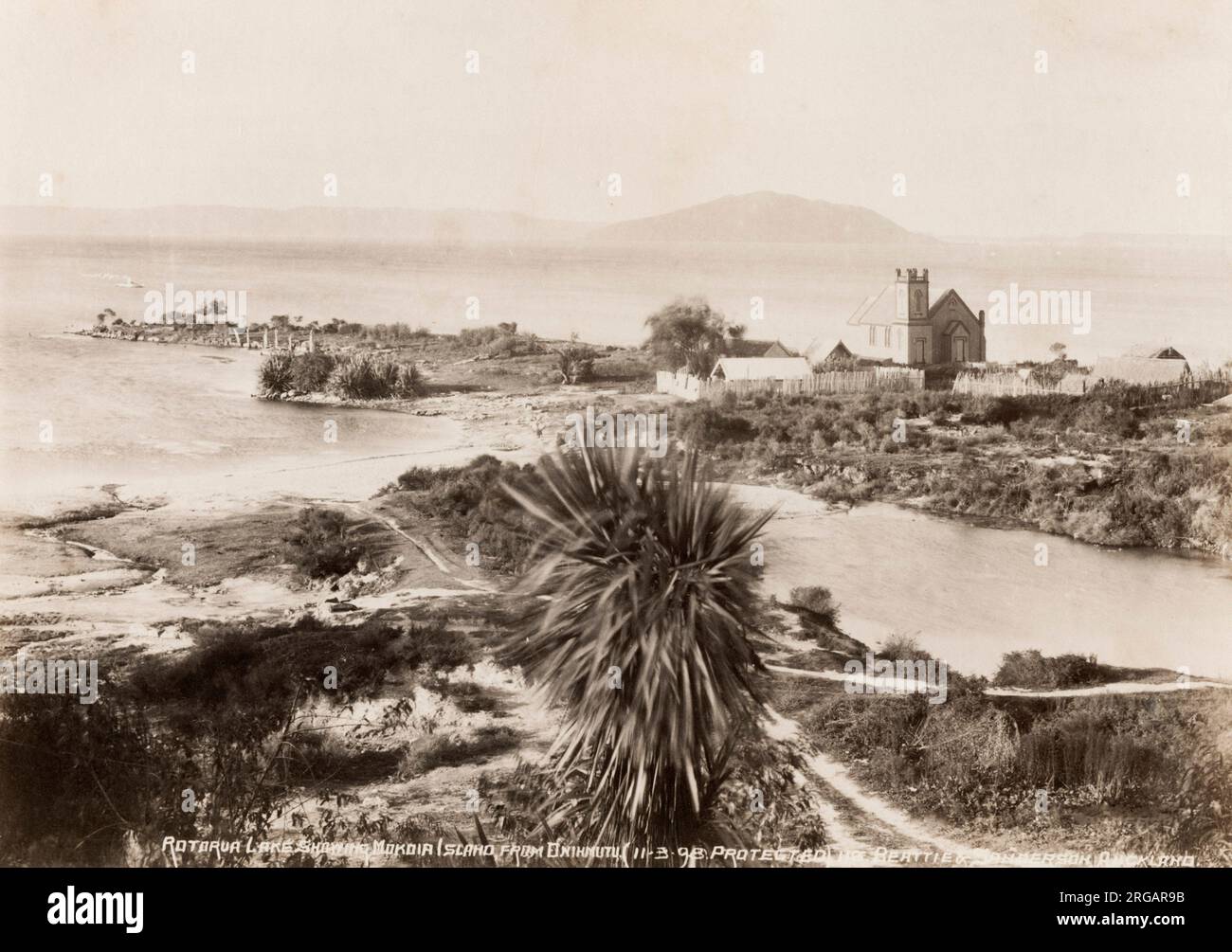 Mokoia hi-res stock photography and images - Alamy